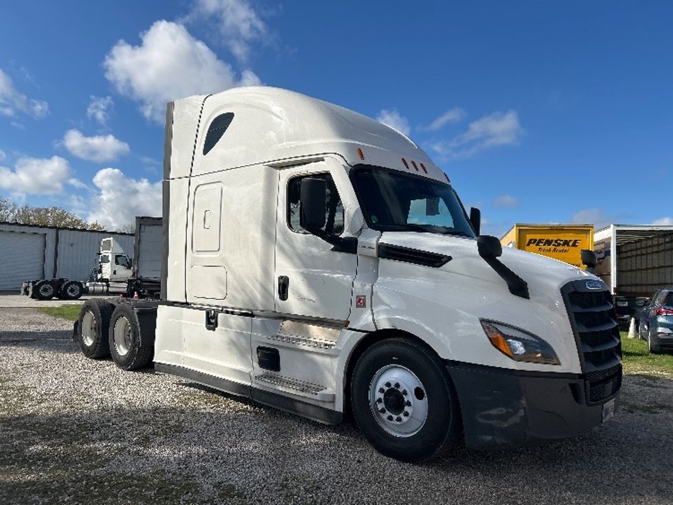 2021 Freightliner T12664ST Sleeper Tractor