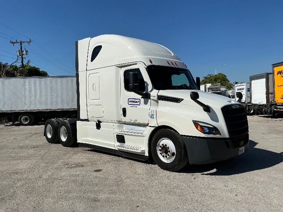 Used Sleeper Trucks for Sale - Penske Used Trucks