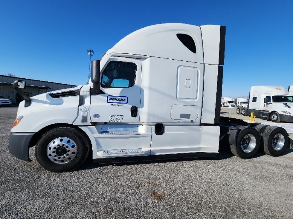 2021 Freightliner T12664ST Sleeper Tractor
