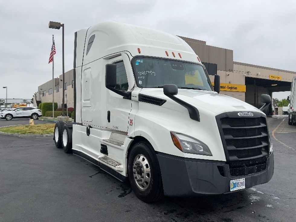 2021 Freightliner T12664ST Sleeper Tractor