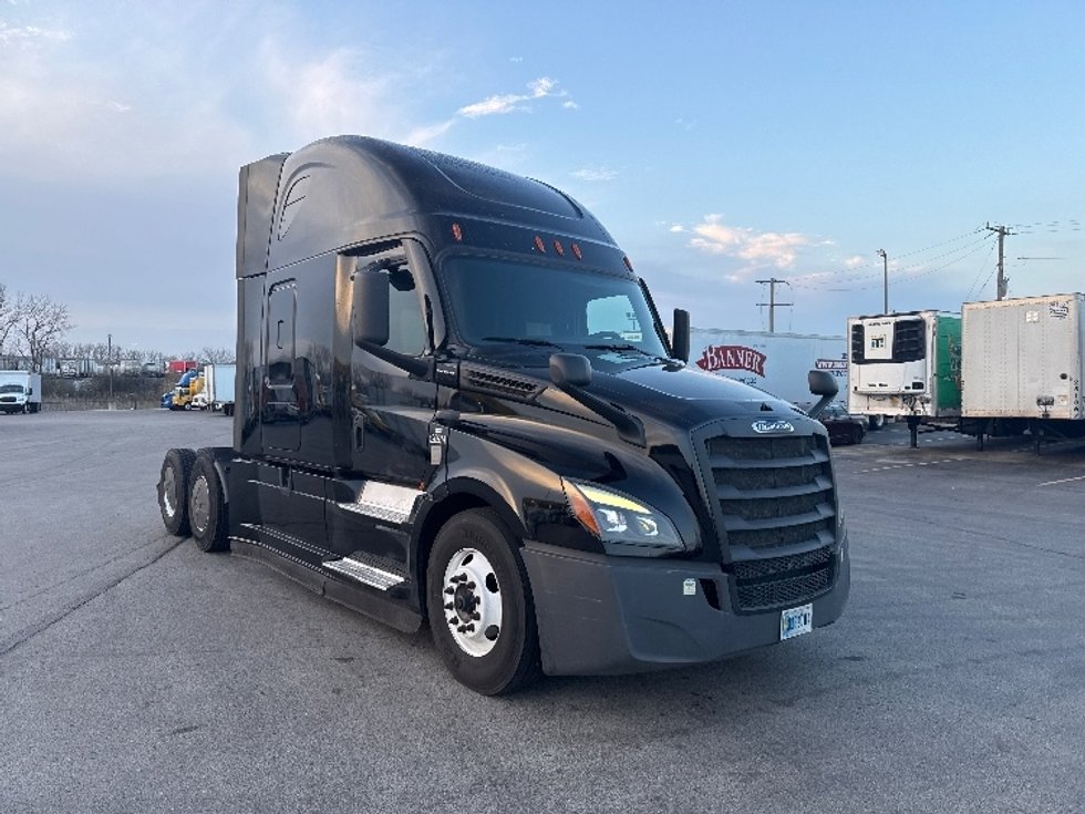 Used Sleeper Trucks for Sale - Penske Used Trucks