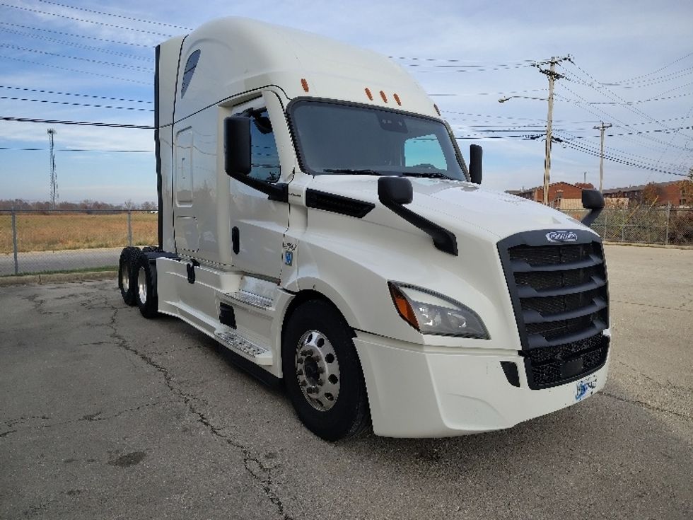 2022 Freightliner T12664ST Sleeper Tractor