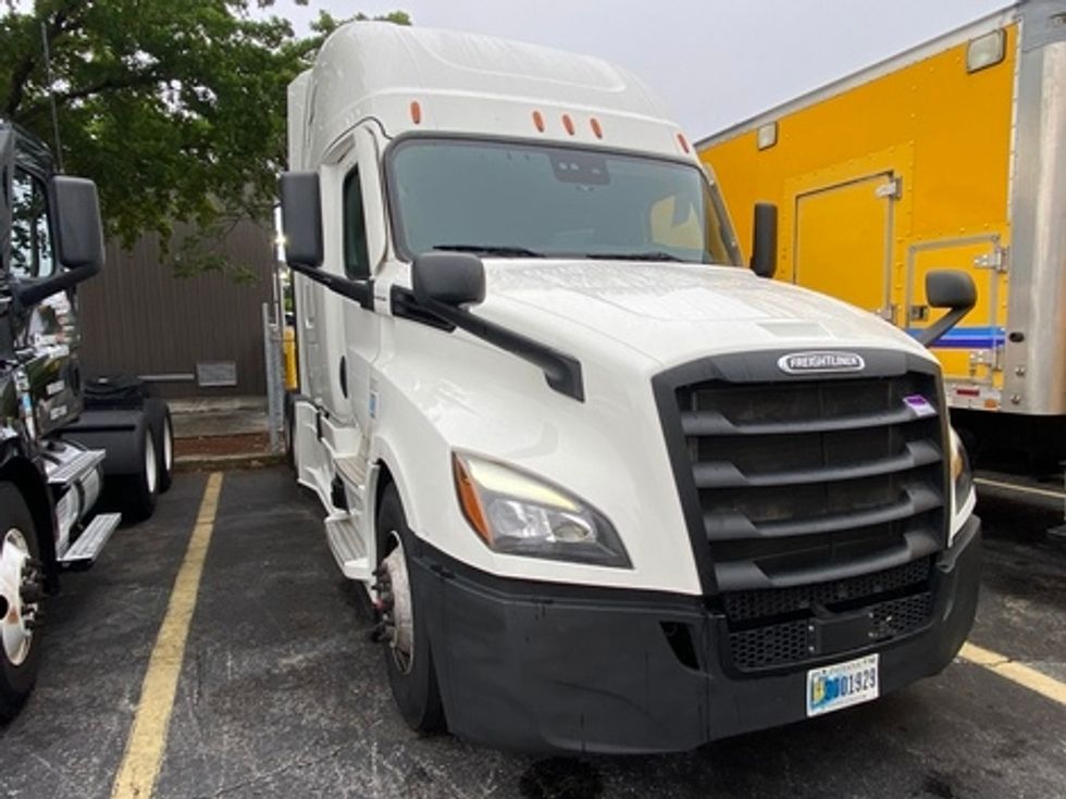 2022 Freightliner T12664ST Sleeper Tractor