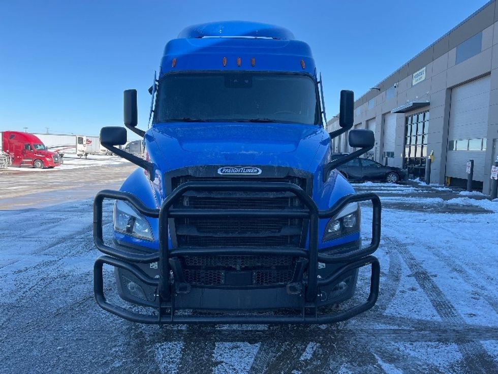 2022 Freightliner T12664ST Sleeper Tractor
