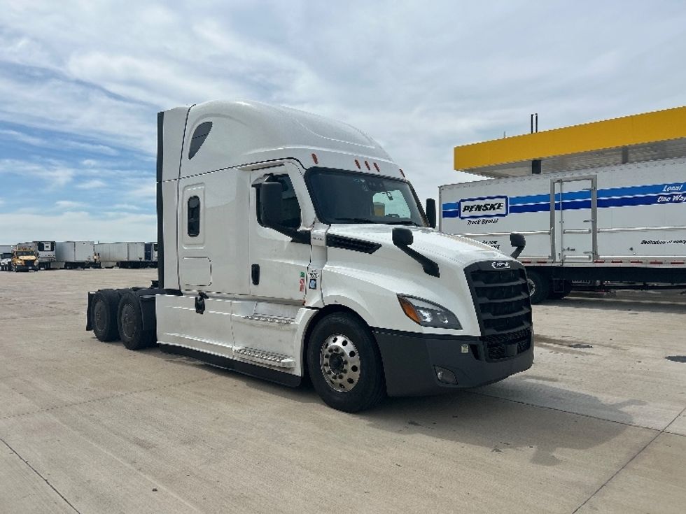 2023 Freightliner T12664ST Sleeper Tractor