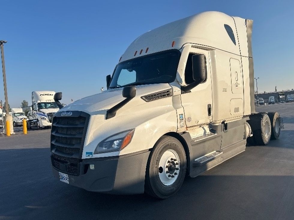 2023 Freightliner T12664ST Sleeper Tractor