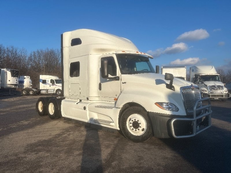 International Cabover Trucks International 9800 Pro Sleeper Cabover