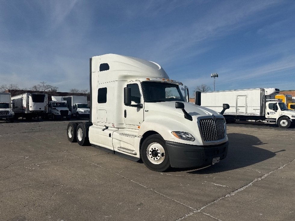 Used Sleeper Trucks for Sale - Penske Used Trucks