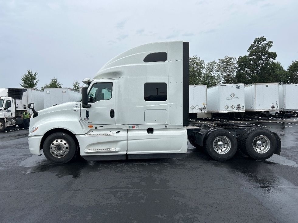 2022 International LT625 Sleeper Tractor