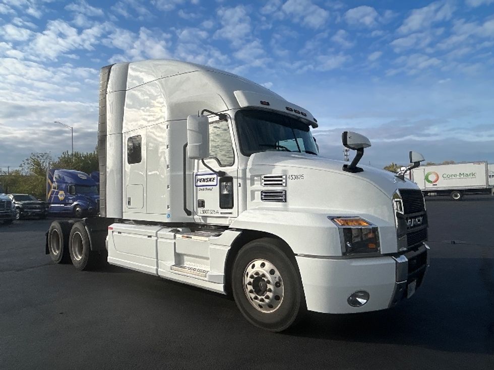 2022 Mack ANTHEM Sleeper Tractor