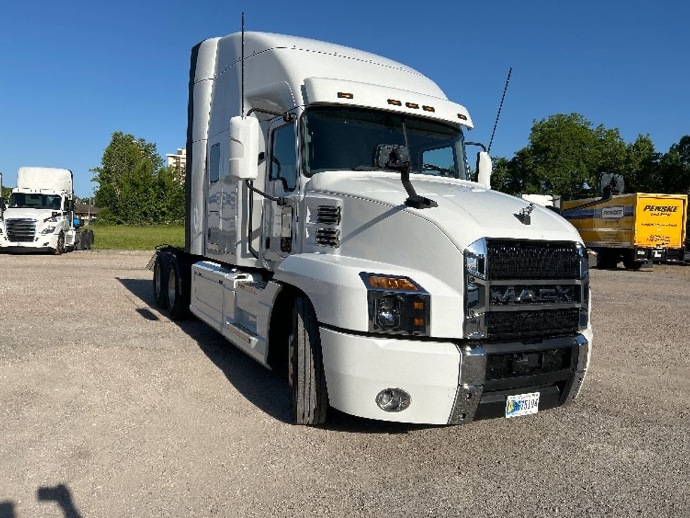 2022 Mack ANTHEM Sleeper Tractor