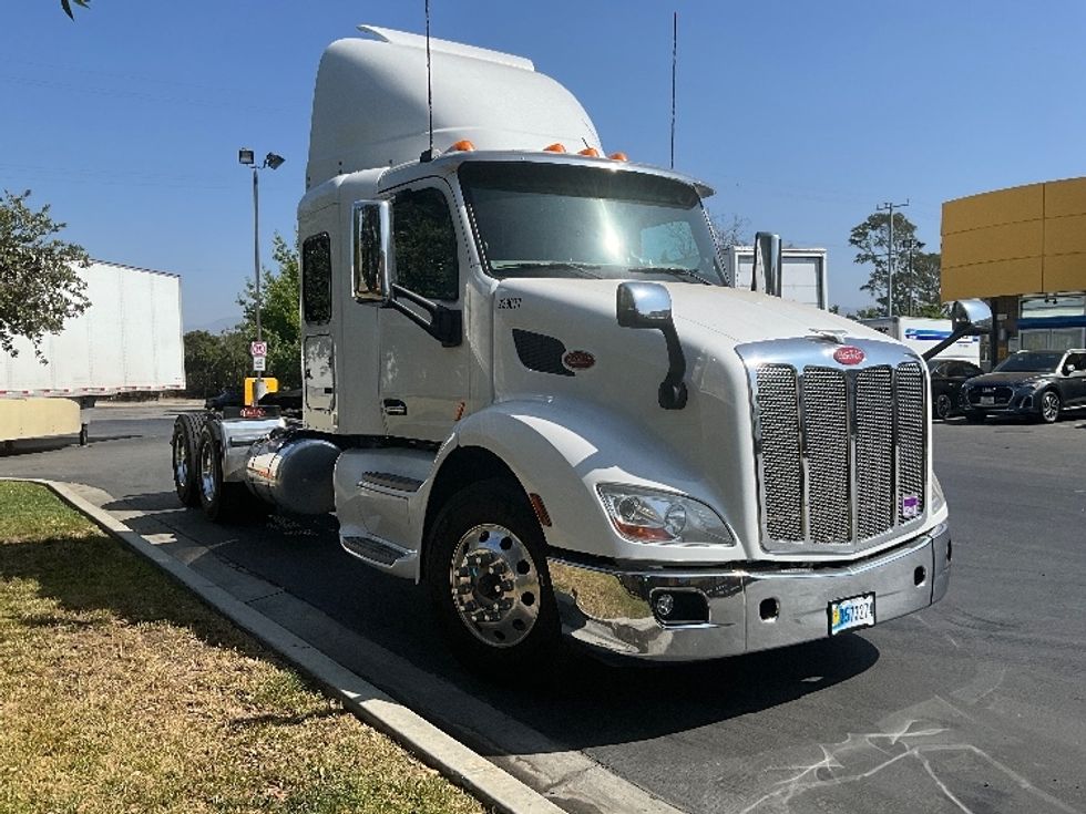 2019 Peterbilt 579 Sleeper Tractor