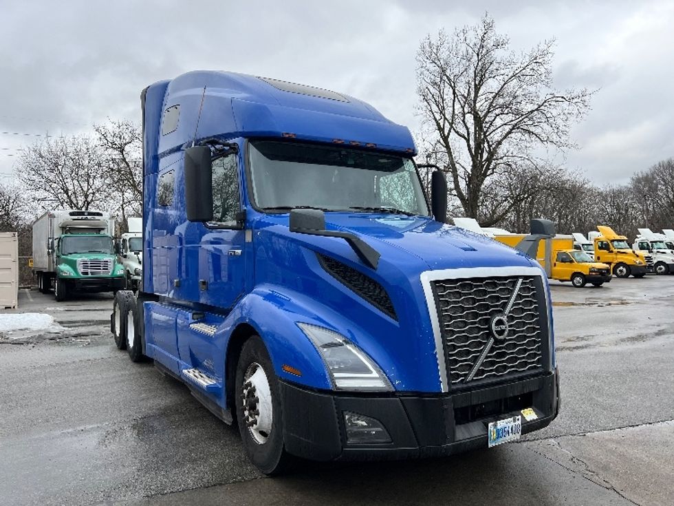 2019 Volvo VNL64760 Sleeper Tractor