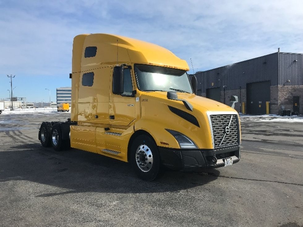 2019 Volvo VNL64760 Sleeper Tractor