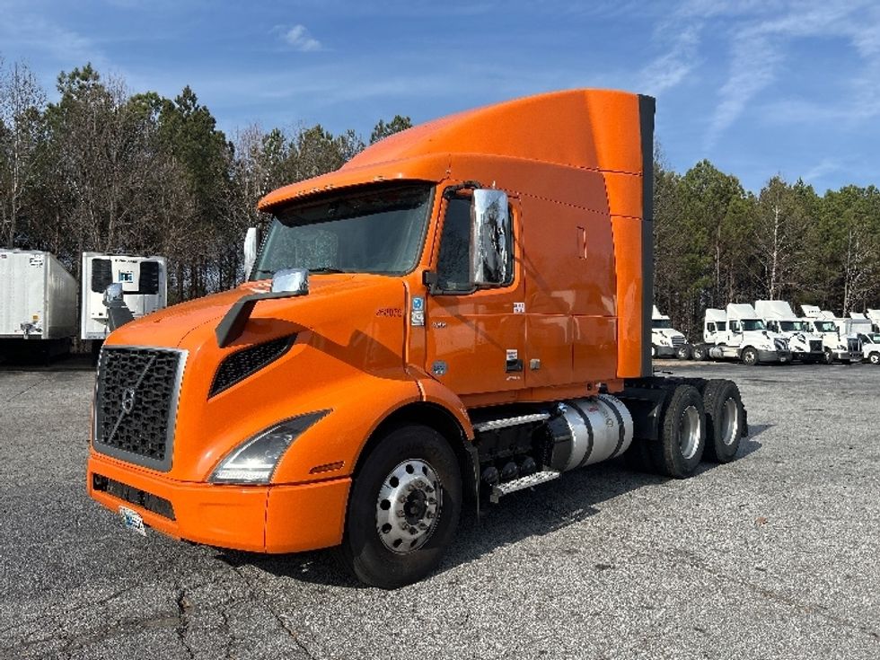 2019 Volvo VNR64640 Sleeper Tractor