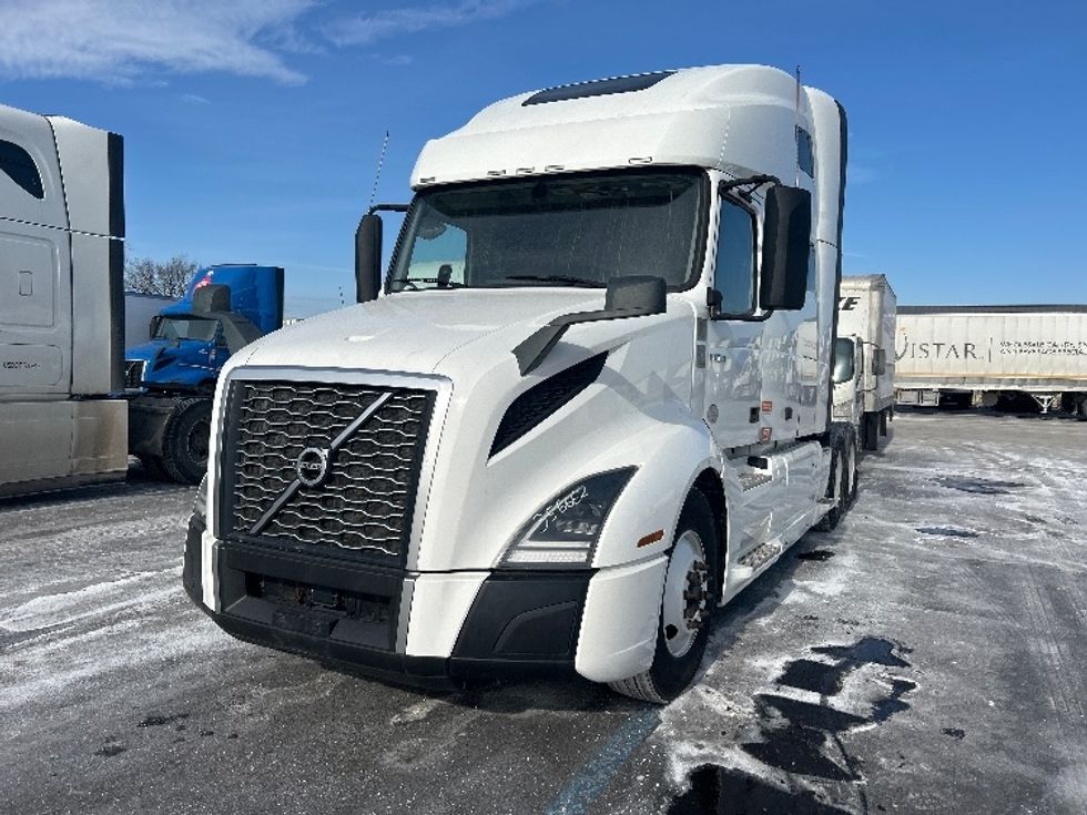 2020 Volvo VNL64760 Sleeper Tractor