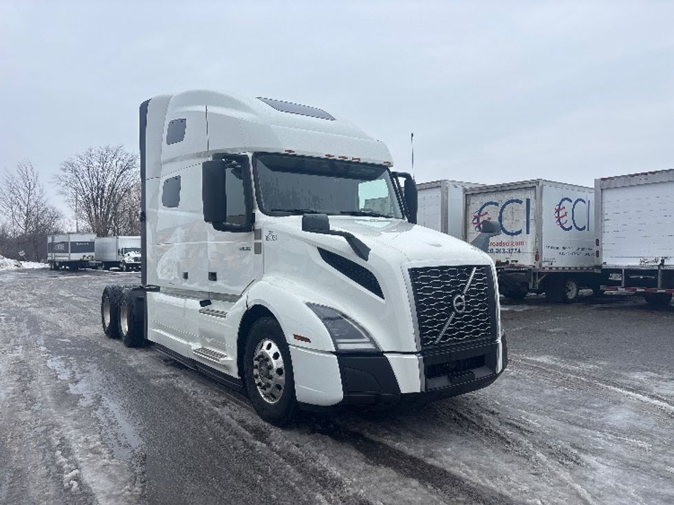 2020 Volvo VNL64760 Sleeper Tractor