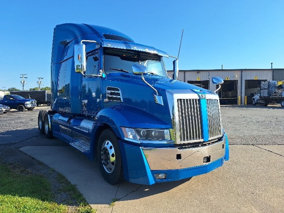 Used Western Star Sleeper Trucks for Sale - Penske Used Trucks