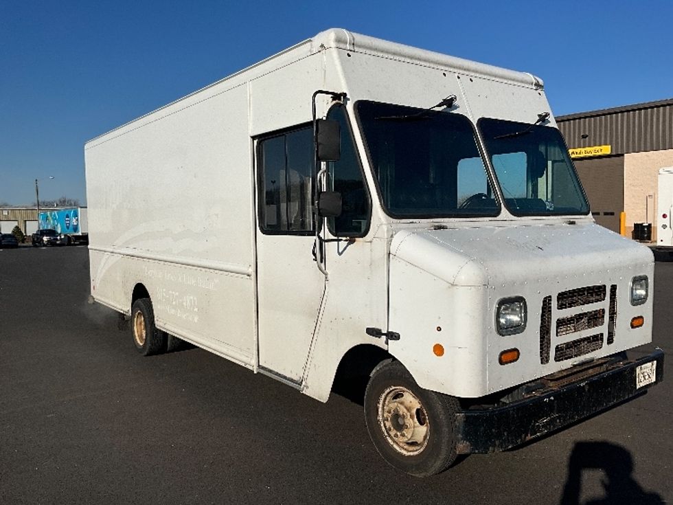 Used Walk-in Vans (Step Vans) for Sale - Penske Used Trucks