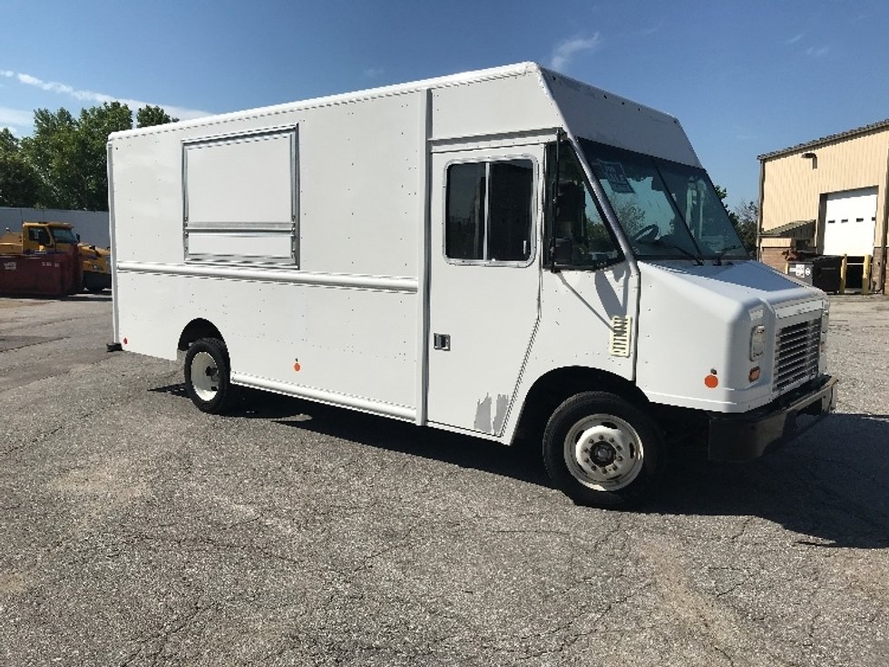 Used Walk-in Vans (Step Vans) for Sale - Penske Used Trucks