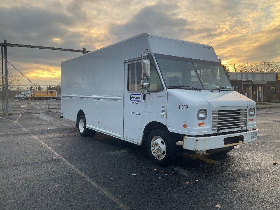 Used Walk-in Vans (Step Vans) for Sale - Penske Used Trucks