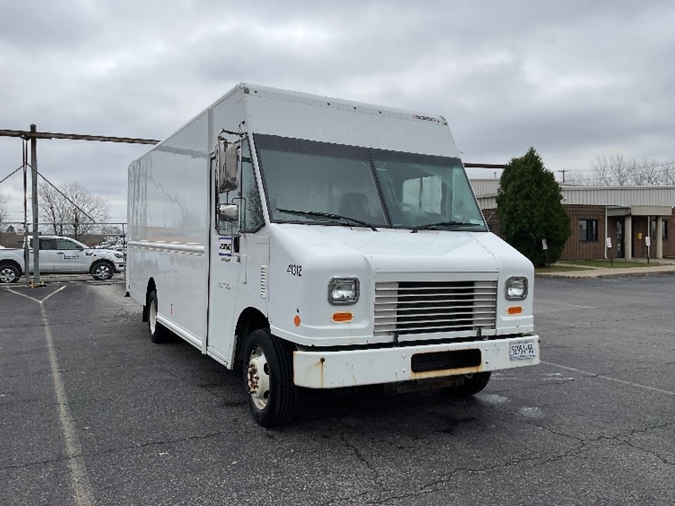 Used Walk-in Vans (Step Vans) for Sale - Penske Used Trucks