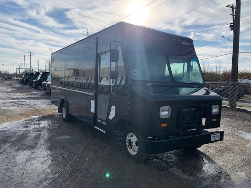 Used Walk-in Vans (Step Vans) for Sale - Penske Used Trucks