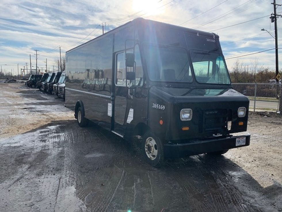 Used Walk-in Vans (Step Vans) for Sale - Penske Used Trucks