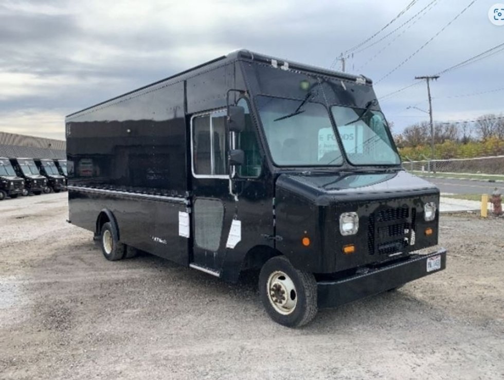 Used Walk-in Vans (Step Vans) for Sale - Penske Used Trucks