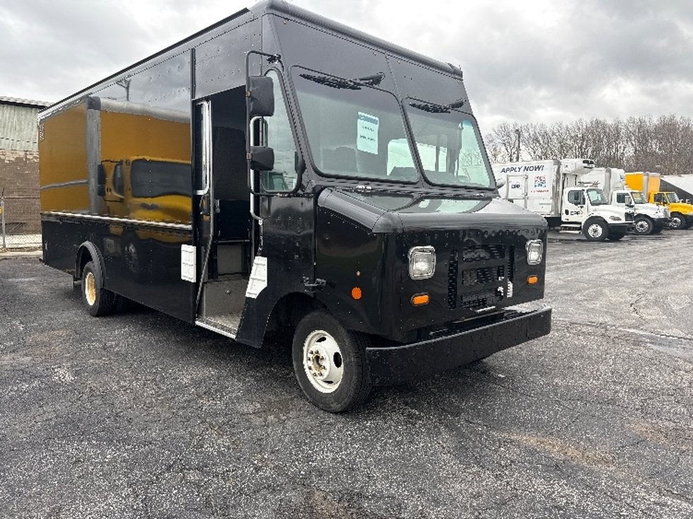 Used Walk-in Vans (Step Vans) for Sale - Penske Used Trucks