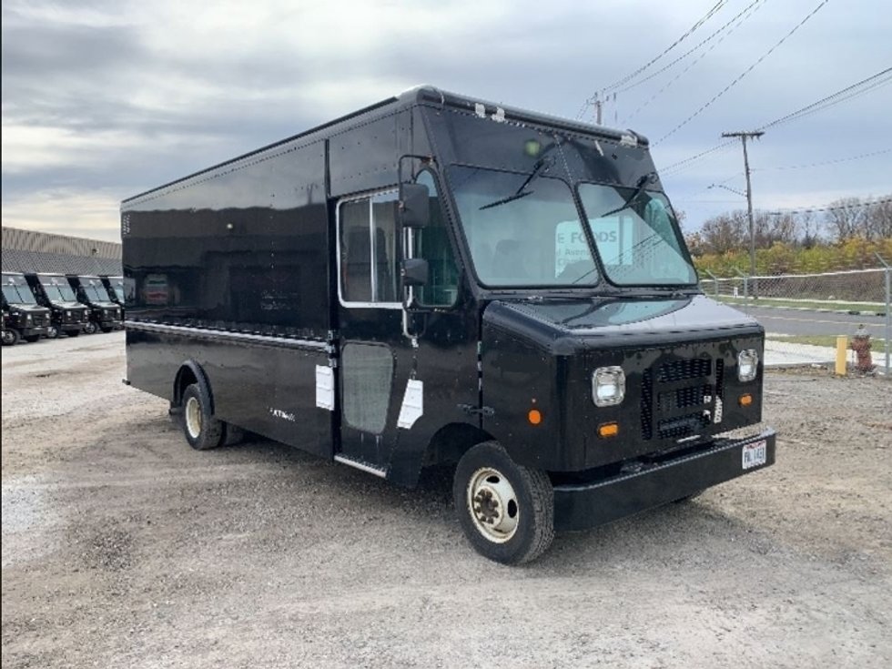 Used Walk-in Vans (Step Vans) for Sale - Penske Used Trucks