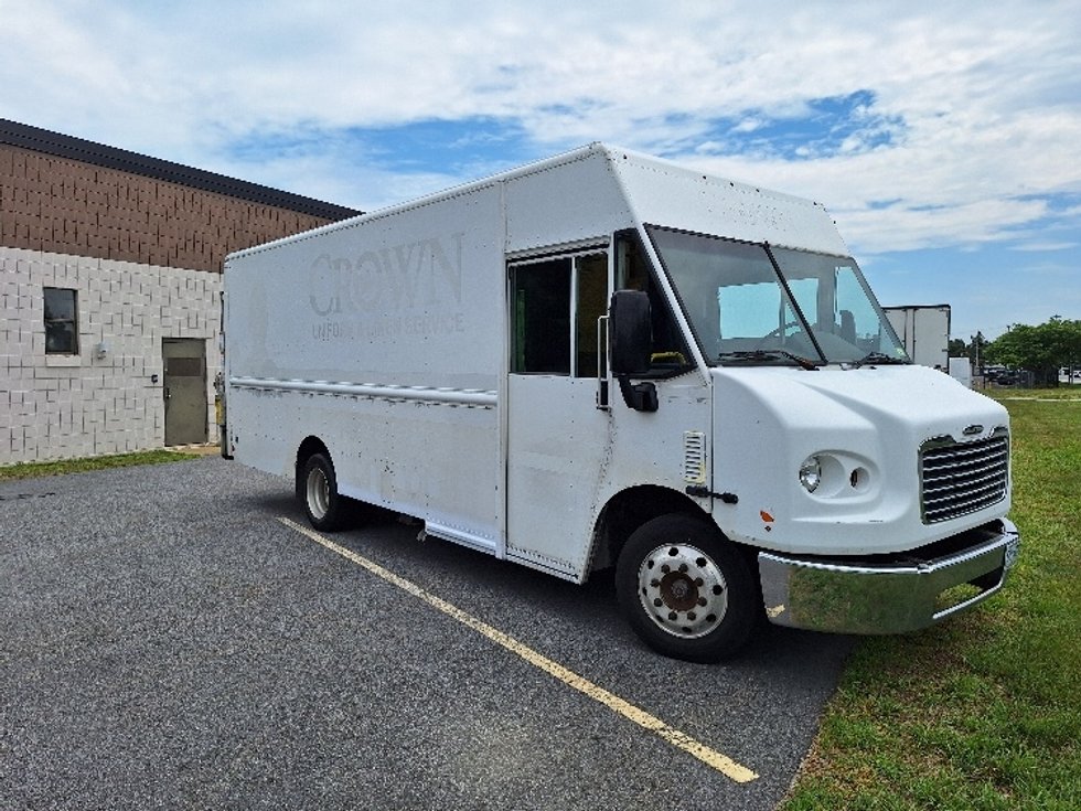 Used Walk-in Vans (Step Vans) for Sale - Penske Used Trucks