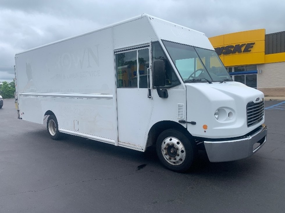 Used Walk-in Vans (Step Vans) for Sale - Penske Used Trucks