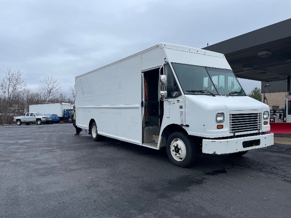 Used Walk-in Vans (Step Vans) for Sale - Penske Used Trucks