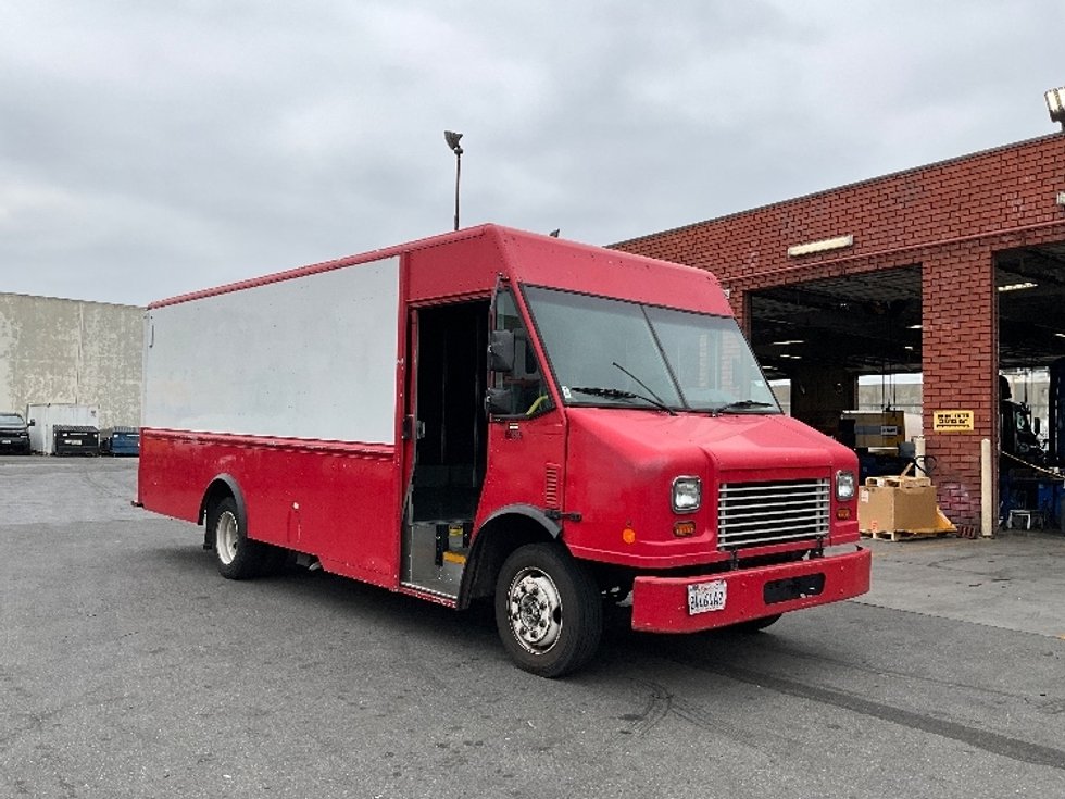 Used Walk-in Vans (Step Vans) for Sale - Penske Used Trucks
