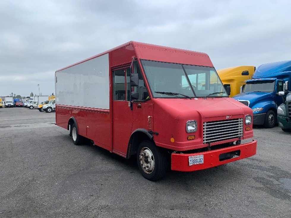 Used Walk-in Vans (Step Vans) for Sale - Penske Used Trucks