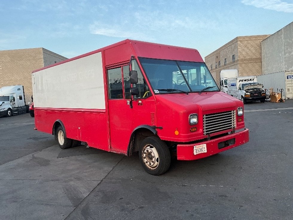 Used Walk-in Vans (Step Vans) for Sale - Penske Used Trucks