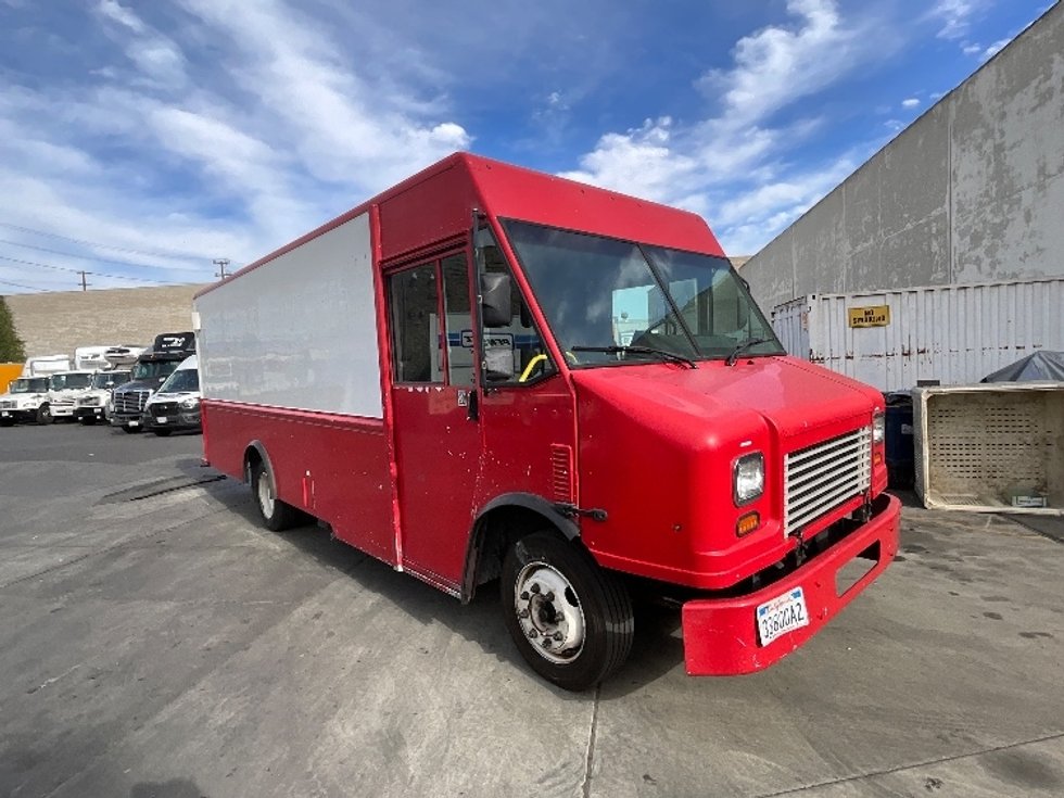 Used Walk-in Vans (Step Vans) for Sale - Penske Used Trucks