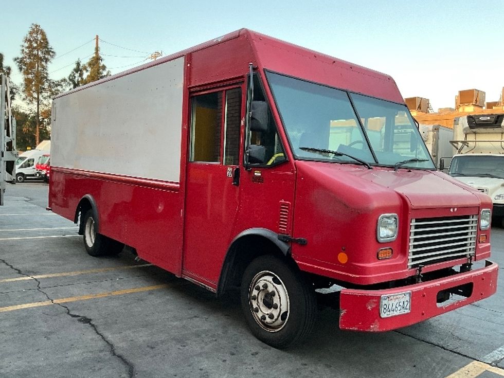 2016 Freightliner MT45 Walk-in Van (Step Van)