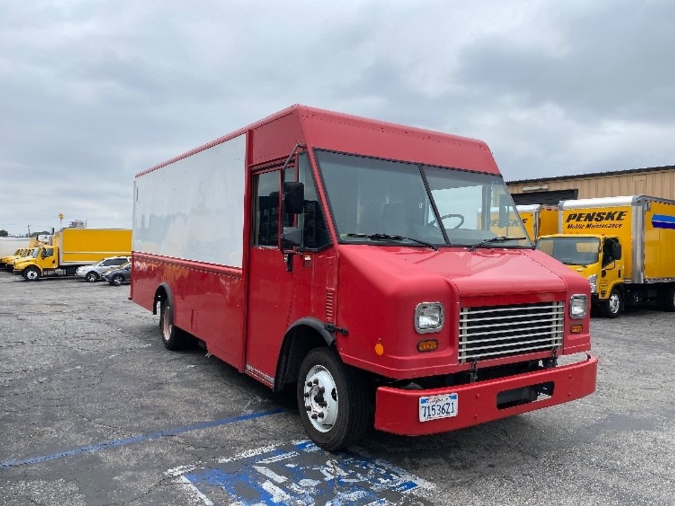 Used Walk-in Vans (Step Vans) for Sale - Penske Used Trucks