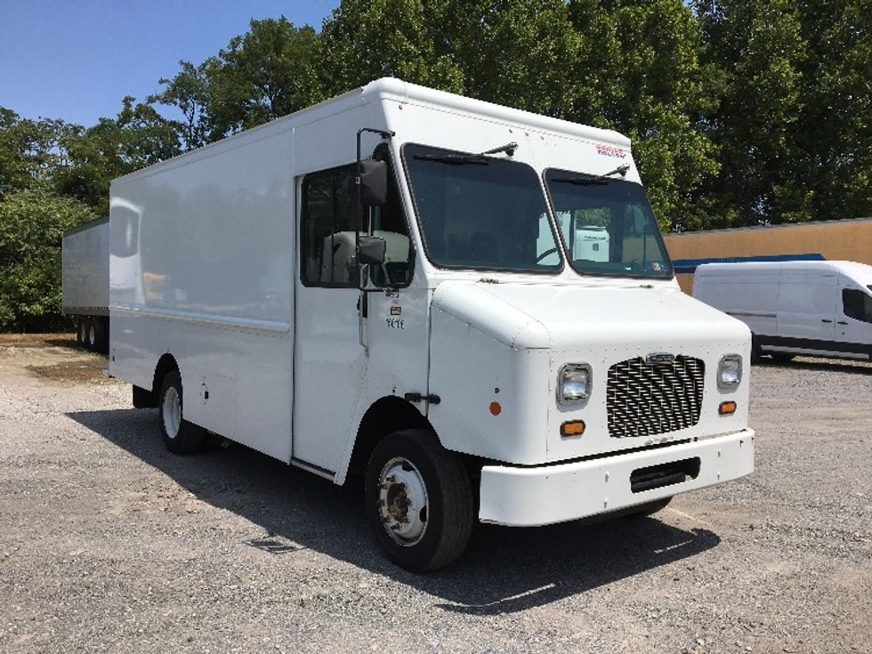 Used Walk-in Vans (Step Vans) for Sale - Penske Used Trucks