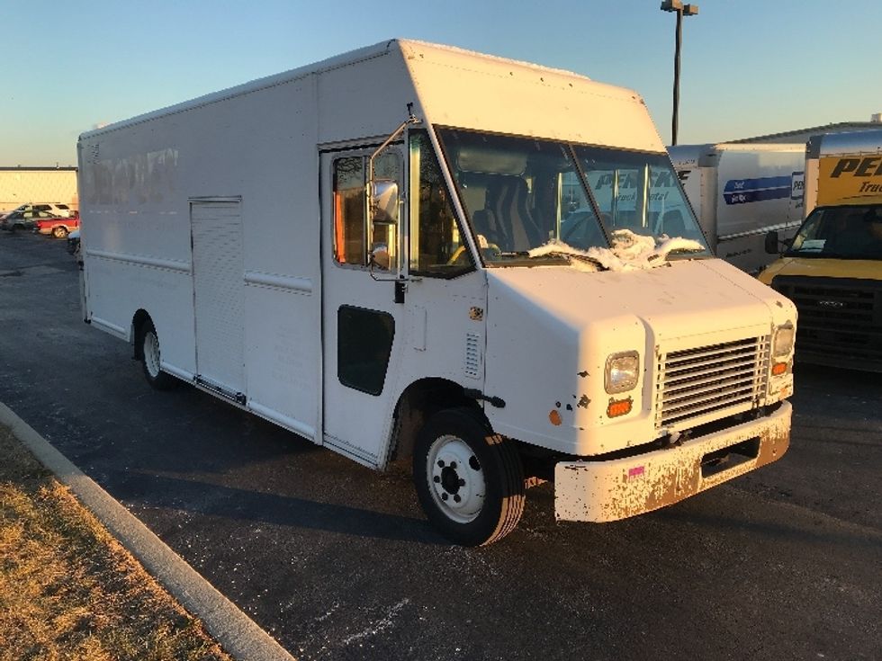 2017 Freightliner MT45 Walk-in Van (Step Van)