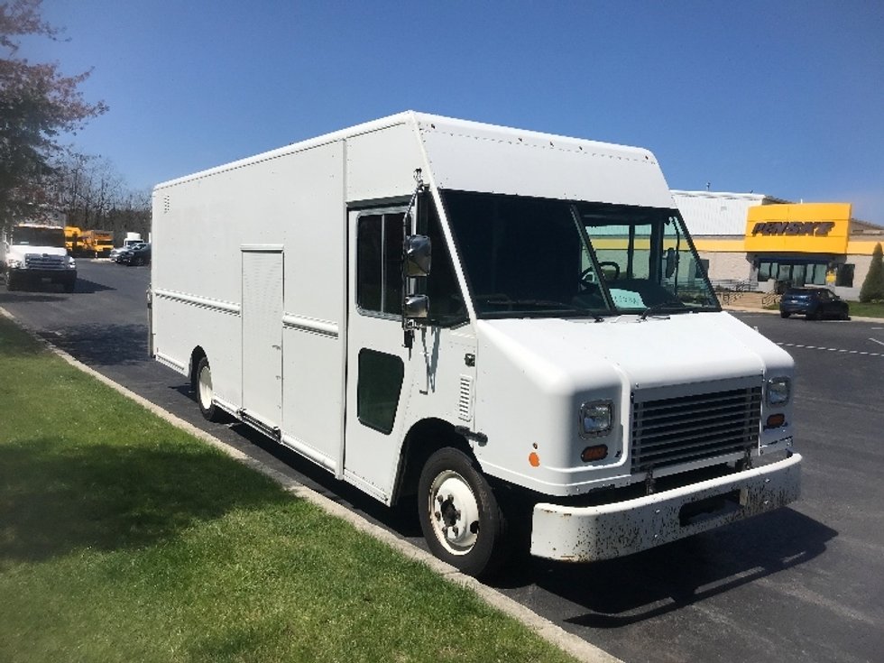 Used Walk-in Vans (Step Vans) for Sale - Penske Used Trucks