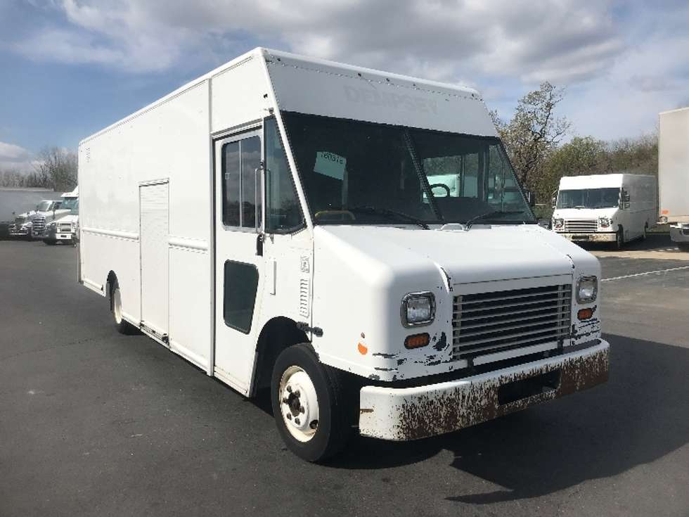 Used Walk-in Vans (Step Vans) for Sale - Penske Used Trucks