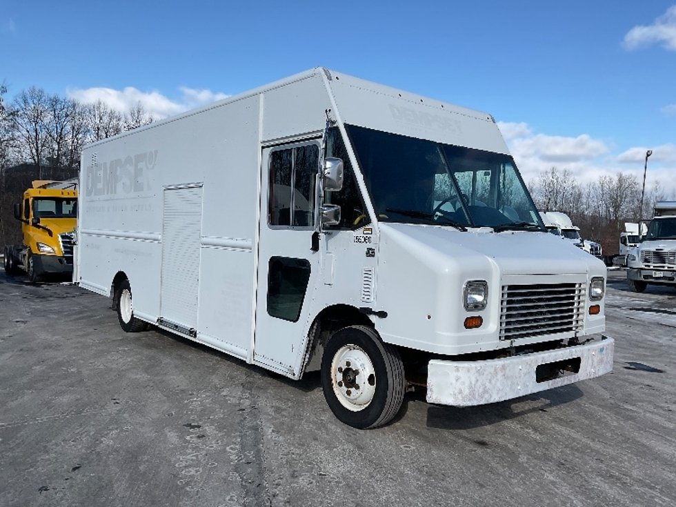 Used Walk-in Vans (Step Vans) for Sale - Penske Used Trucks