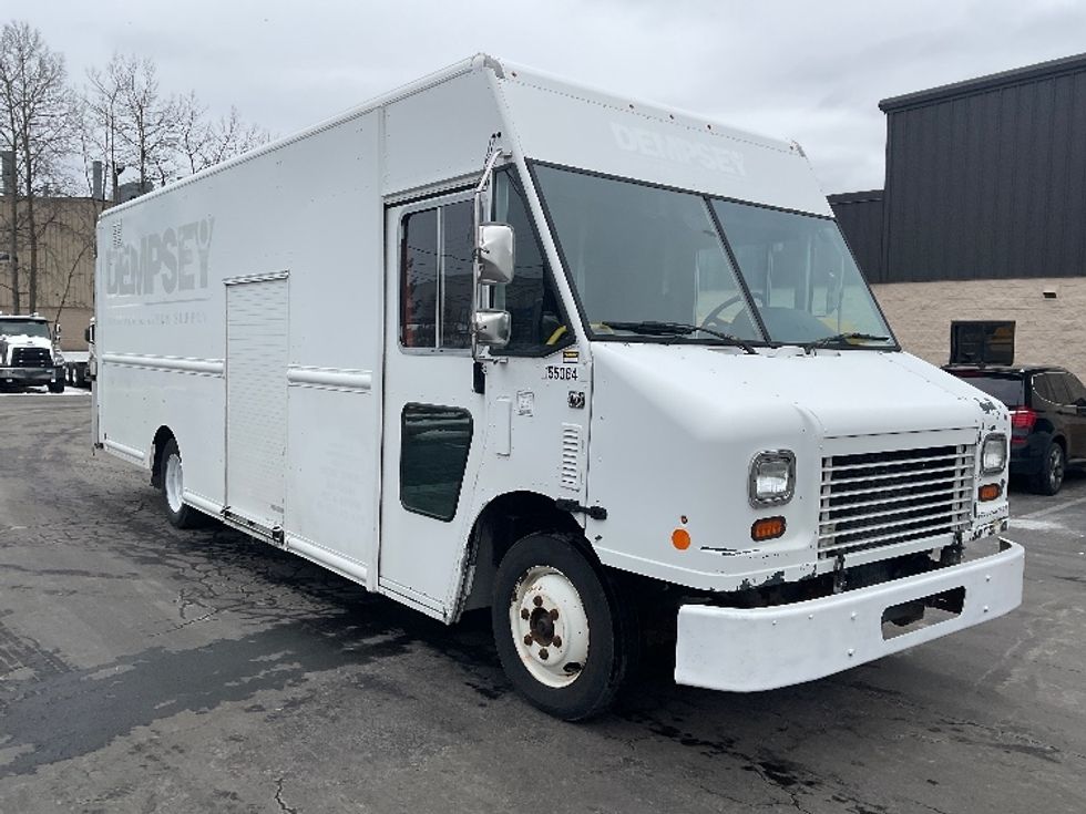 2017 Freightliner MT45 Walk-in Van (Step Van)