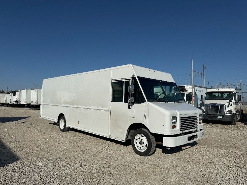 Used Walk-in Vans (Step Vans) for Sale - Penske Used Trucks