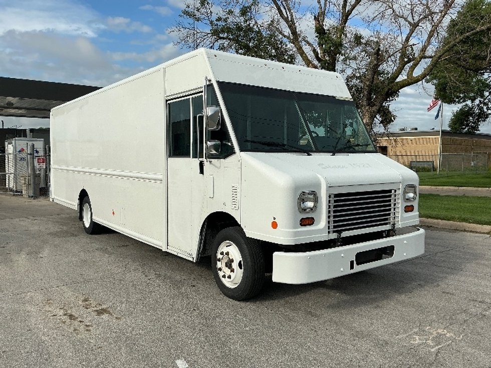 Used Walk-in Vans (Step Vans) for Sale - Penske Used Trucks