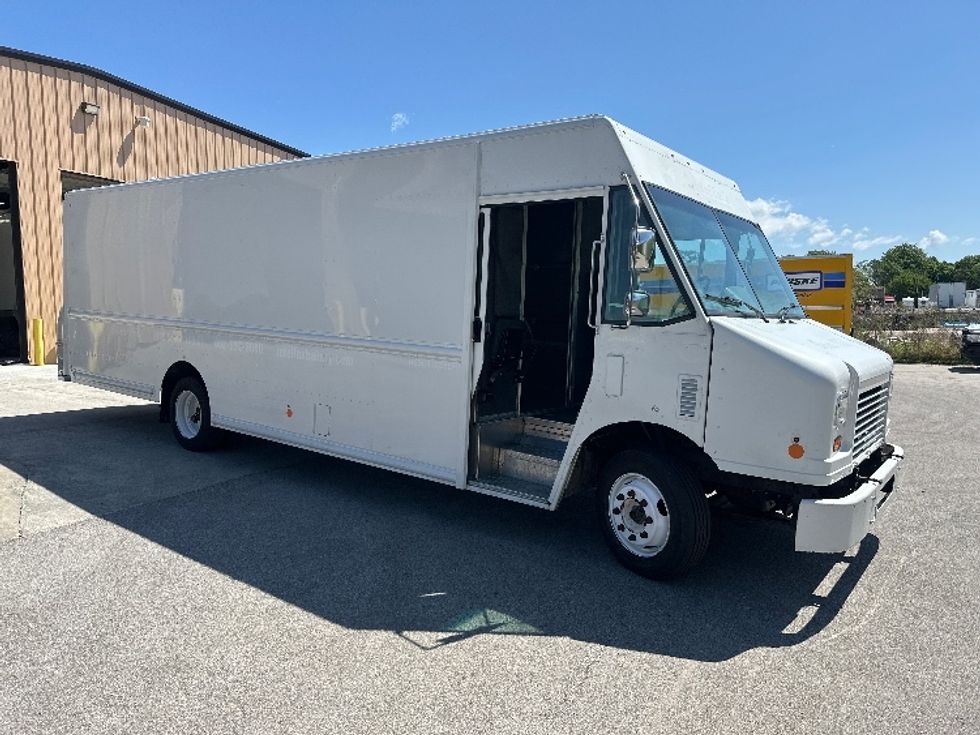 2018 Freightliner MT45 Walk-in Van (Step Van)