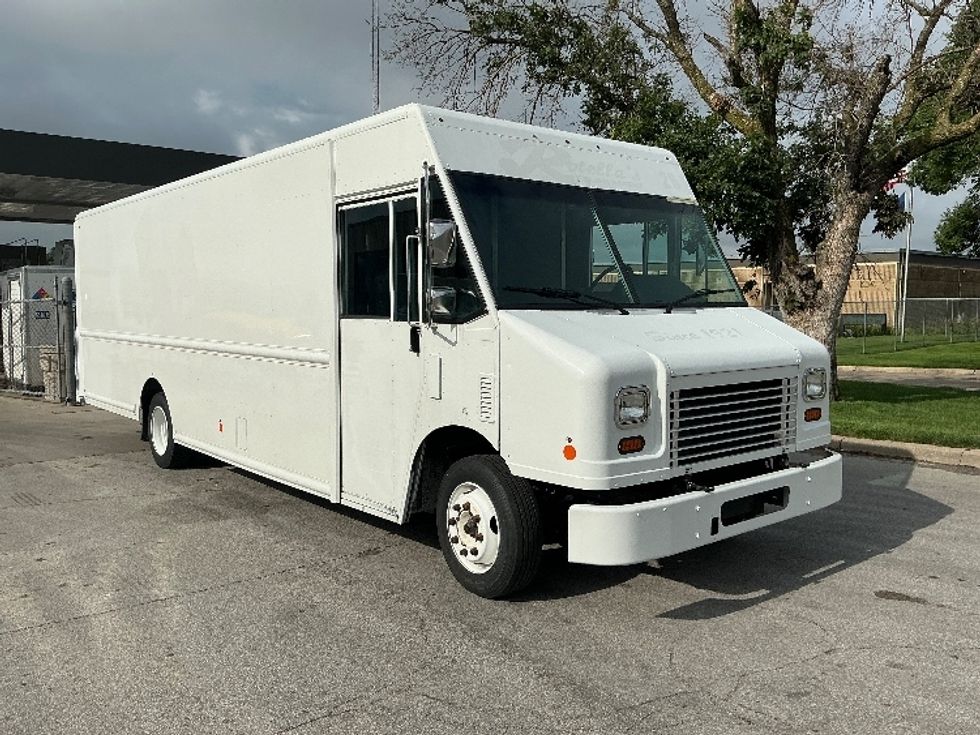 Used Walk-in Vans (Step Vans) for Sale - Penske Used Trucks